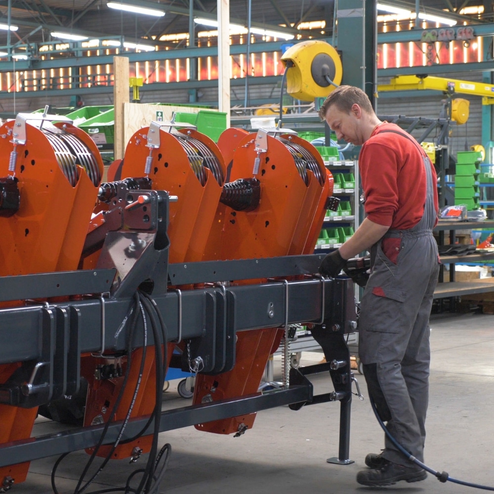 Werk mee in de techniek, het magazijn of op kantoor | Werken bij Dewulf